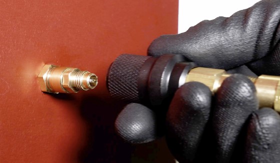 Takt-ful Air Conditioner Test Connectors Seal the Deal :: FasTest Inc.